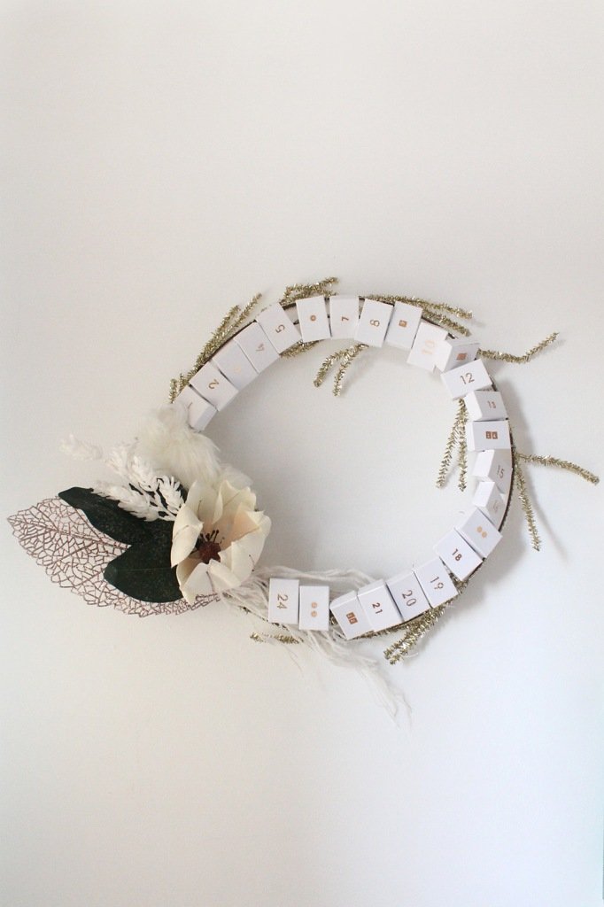 10 DIY Advent Wreath Ideas - Creative Advent Christmas Wreaths